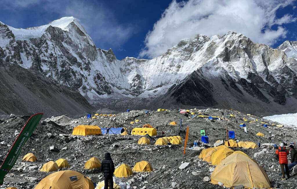 Why Trek to Everest Base Camp ? Nepal Pyramids